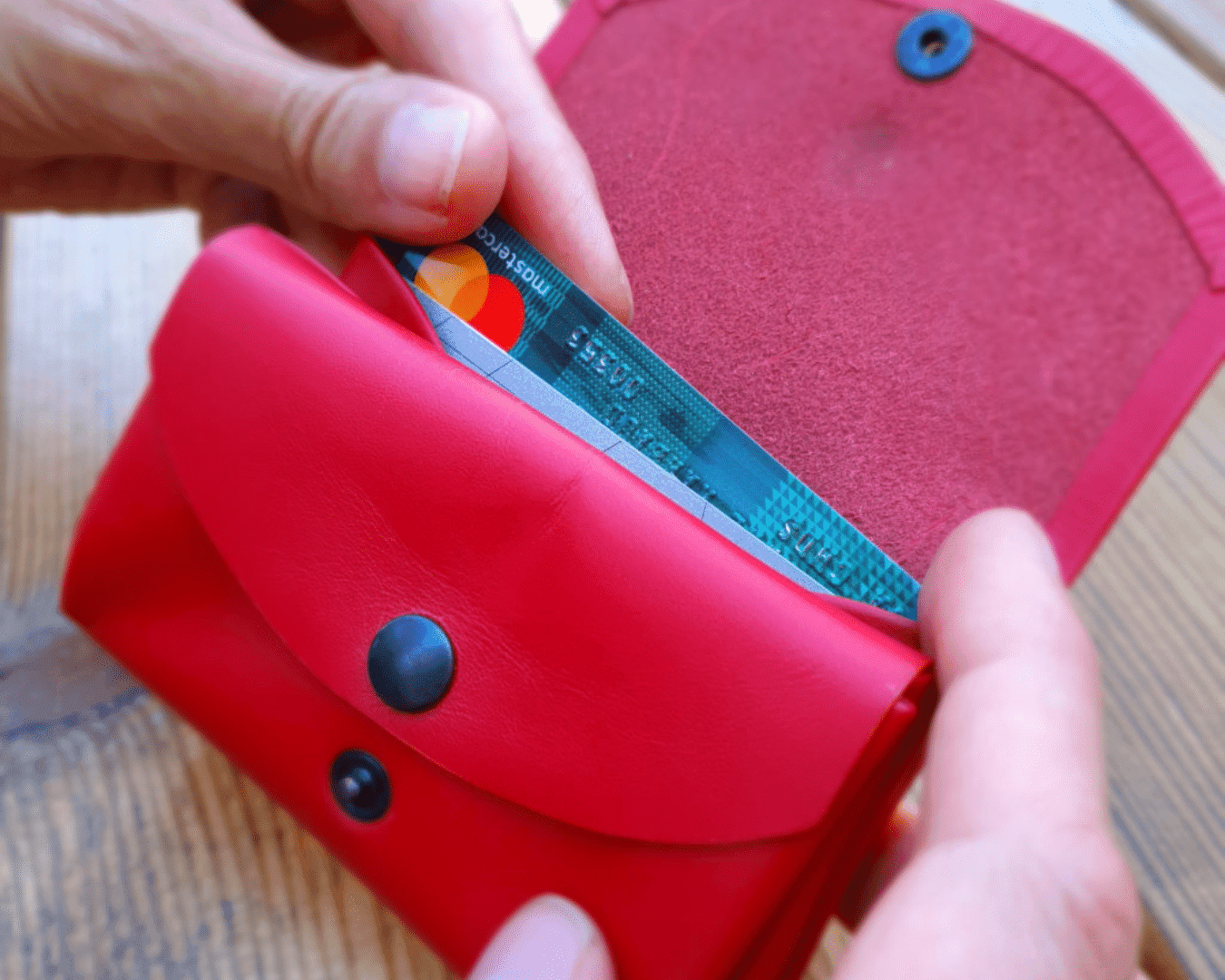 Réalisez votre porte-monnaie en cuir - Mes Ateliers DIY