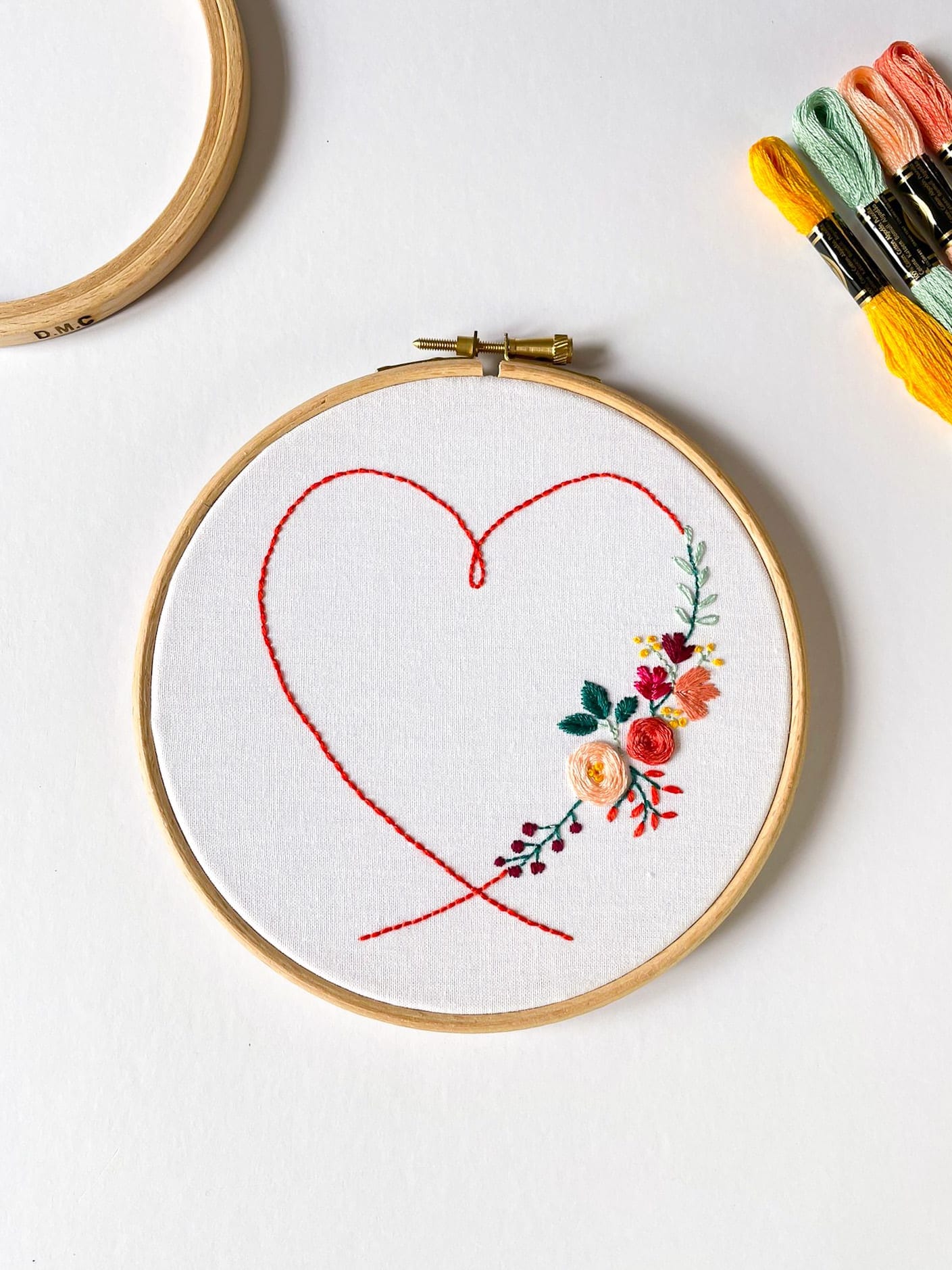 Kit de broderie : Coeur fleuri - Mes Ateliers DIY